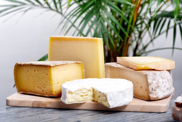 Quels sont les fromages les plus caloriques ? - CalculerSonIMC